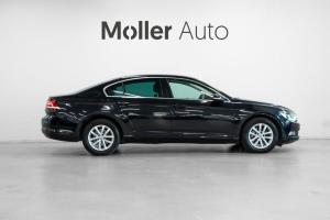 Black Volkswagen Passat 2017 in Vilnius, with an engine capacity of 1.40 L and mileage of 185 thousand km for 11500 €, photo 5 on AUTOMOTO.COM.LV