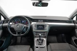 Black Volkswagen Passat 2017 in Vilnius, with an engine capacity of 1.40 L and mileage of 185 thousand km for 11500 €, photo 9 on AUTOMOTO.COM.LV
