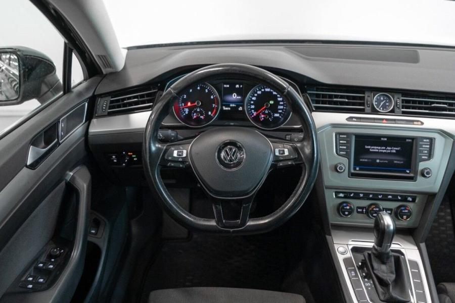 Black Volkswagen Passat 2017 in Vilnius, with an engine capacity of 1.40 L and mileage of 185 thousand km for 11500 €, photo 10 on AUTOMOTO.COM.LV