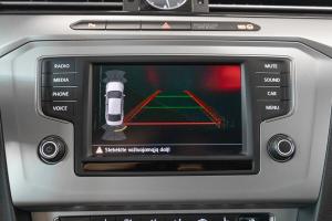Black Volkswagen Passat 2017 in Vilnius, with an engine capacity of 1.40 L and mileage of 185 thousand km for 11500 €, photo 12 on AUTOMOTO.COM.LV