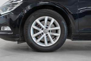 Black Volkswagen Passat 2017 in Vilnius, with an engine capacity of 1.40 L and mileage of 185 thousand km for 11500 €, photo 20 on AUTOMOTO.COM.LV