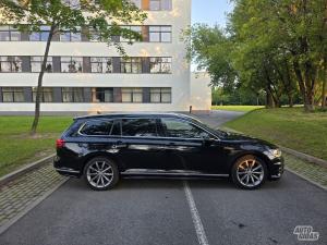 Black Volkswagen Passat 2017 in Kaunas, with an engine capacity of 2.00 L and mileage of 285 thousand km for 13900 €, photo 5 on AUTOMOTO.COM.LV