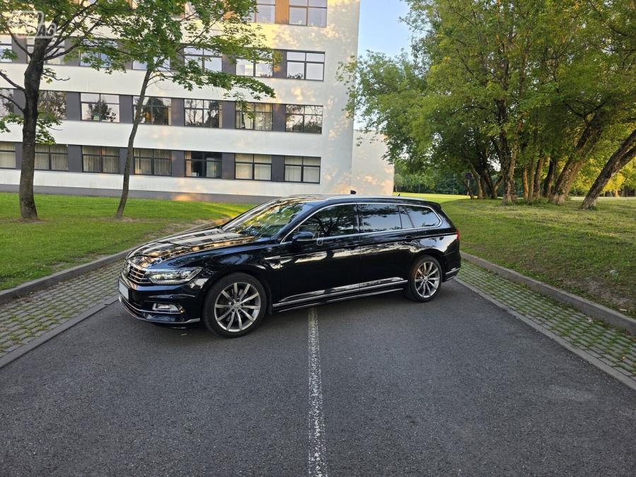 Black Volkswagen Passat 2017 in Kaunas, with an engine capacity of 2.00 L and mileage of 285 thousand km for 13900 €, photo 10 on AUTOMOTO.COM.LV