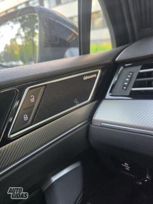 Black Volkswagen Passat 2017 in Kaunas, with an engine capacity of 2.00 L and mileage of 285 thousand km for 13900 €, photo 15 on AUTOMOTO.COM.LV