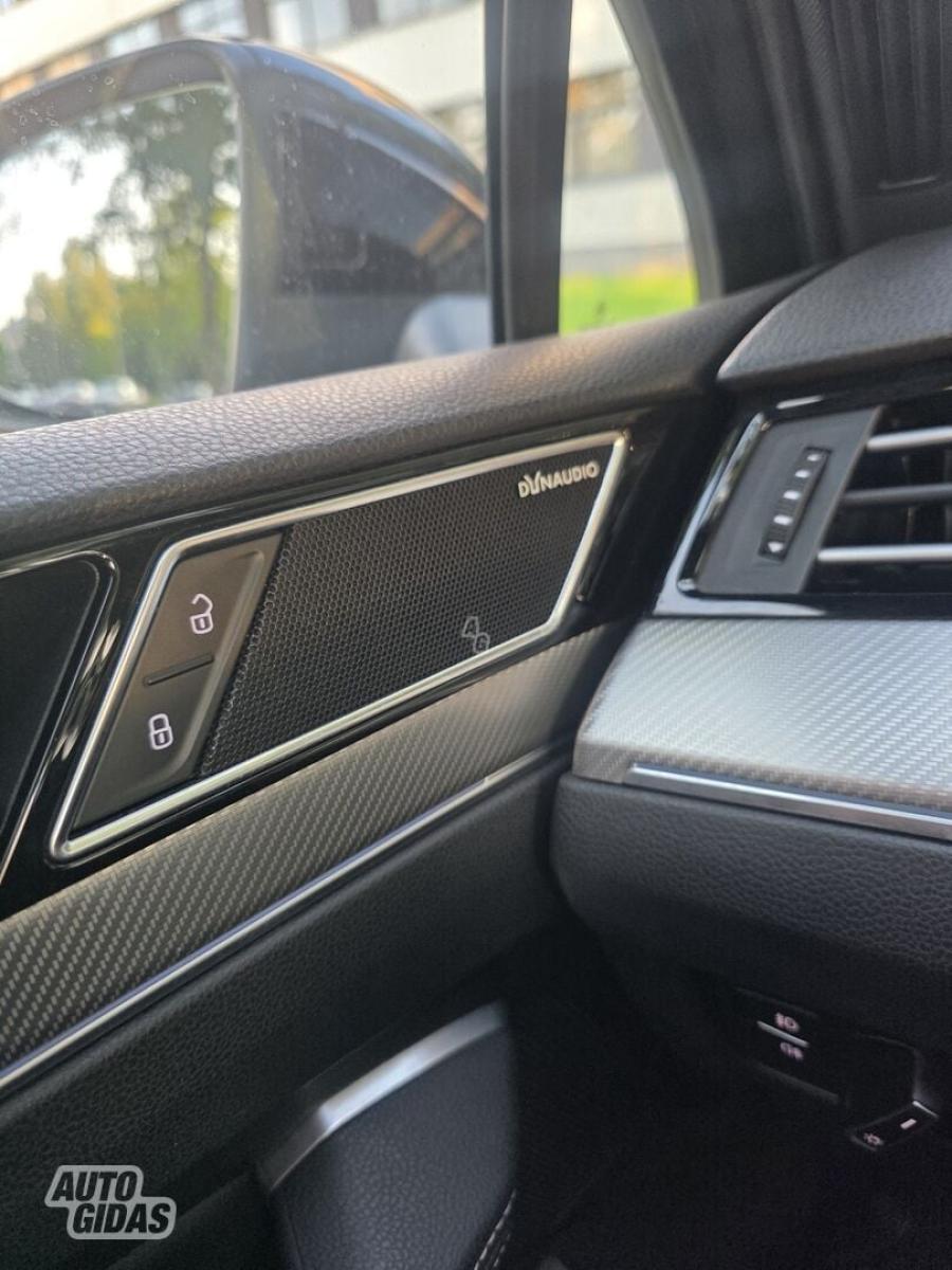 Black Volkswagen Passat 2017 in Kaunas, with an engine capacity of 2.00 L and mileage of 285 thousand km for 13900 €, photo 15 on AUTOMOTO.COM.LV