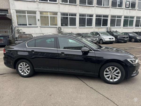Black Volkswagen Passat 2018 in Vilnius, with an engine capacity of 1.40 L and mileage of 74 thousand km for 14977 €, photo 1 on AUTOMOTO.COM.LV