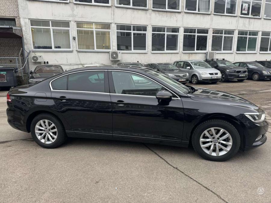 Melns Volkswagen Passat 2018 Viļņa, ar dzinēja tilpumu 1.40 L un nobraukumu 74 tūkst. km par 14977 €, foto 1 vietnē AUTOMOTO.COM.LV