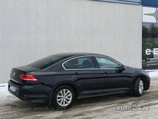 Black Volkswagen Passat 2018 in Tartu, with an engine capacity of 2.00 L and mileage of 225 thousand km for 12800 €, photo 6 on AUTOMOTO.COM.LV