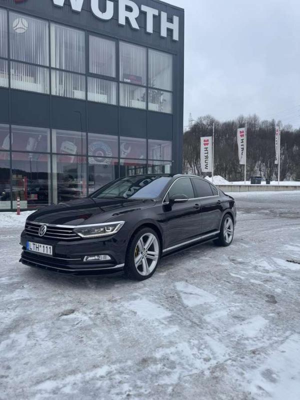 Black Volkswagen Passat 2018 in Vilnius, with an engine capacity of 1.97 L and mileage of 250 thousand km for 15000 €, photo 1 on AUTOMOTO.COM.LV