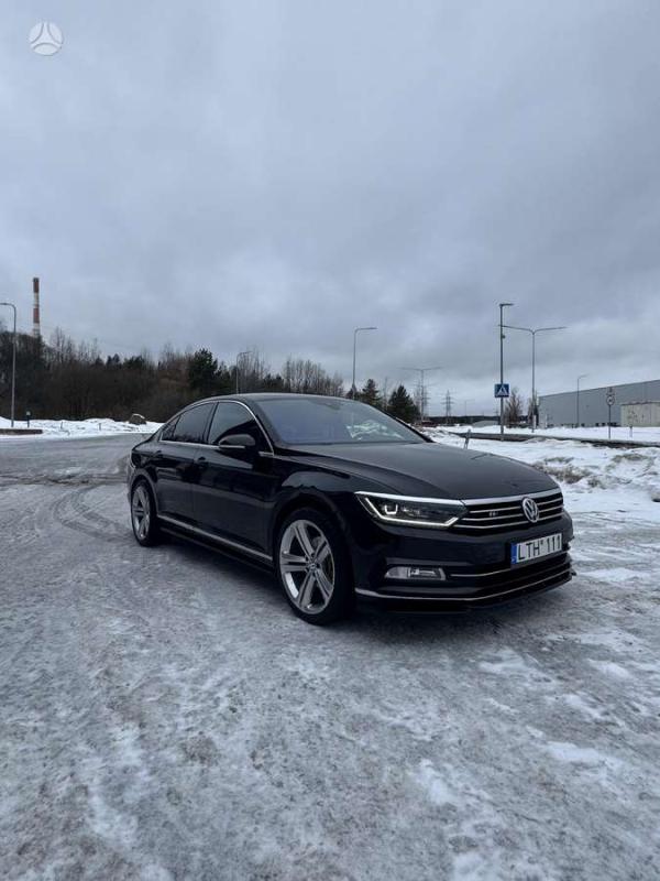 Black Volkswagen Passat 2018 in Vilnius, with an engine capacity of 1.97 L and mileage of 250 thousand km for 15000 €, photo 2 on AUTOMOTO.COM.LV