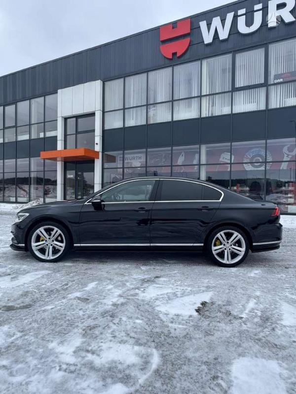 Black Volkswagen Passat 2018 in Vilnius, with an engine capacity of 1.97 L and mileage of 250 thousand km for 15000 €, photo 5 on AUTOMOTO.COM.LV