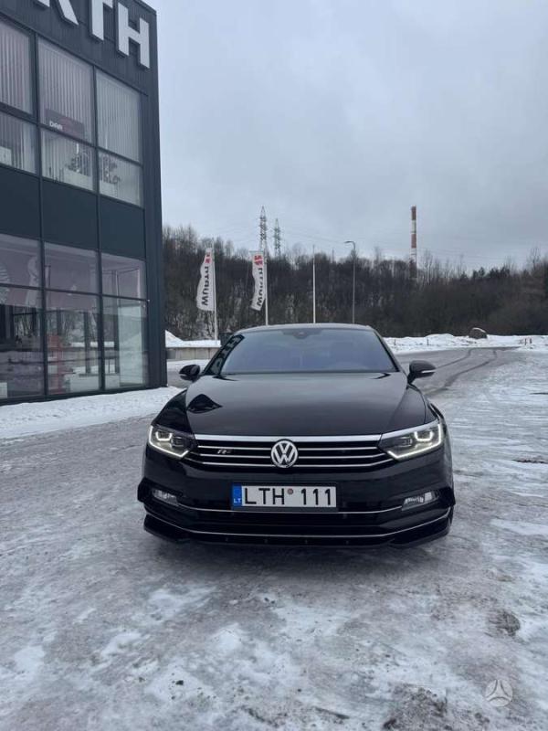 Black Volkswagen Passat 2018 in Vilnius, with an engine capacity of 1.97 L and mileage of 250 thousand km for 15000 €, photo 7 on AUTOMOTO.COM.LV
