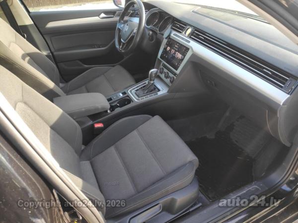 Melns Volkswagen Passat 2018 Tallina, ar dzinēja tilpumu 2.00 L un nobraukumu 195 tūkst. km par 8980 €, foto 2 vietnē AUTOMOTO.COM.LV