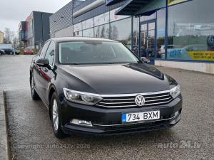 Black Volkswagen Passat 2018 in Tartu, with an engine capacity of 2.00 L and mileage of 225 thousand km for 12200 €, photo 4 on AUTOMOTO.COM.LV