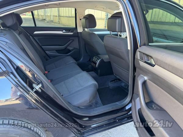 Black Volkswagen Passat 2018 in Tallinn, with an engine capacity of 1.40 L and mileage of 231 thousand km for 9990 €, photo 7 on AUTOMOTO.COM.LV
