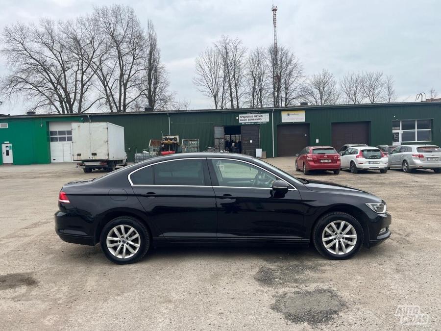 Melns Volkswagen Passat 2018 Klaipėda, ar dzinēja tilpumu 2.00 L un nobraukumu 93 tūkst. km par 16500 €, foto 9 vietnē AUTOMOTO.COM.LV