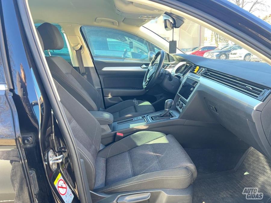 Melns Volkswagen Passat 2018 Klaipėda, ar dzinēja tilpumu 2.00 L un nobraukumu 93 tūkst. km par 16500 €, foto 14 vietnē AUTOMOTO.COM.LV