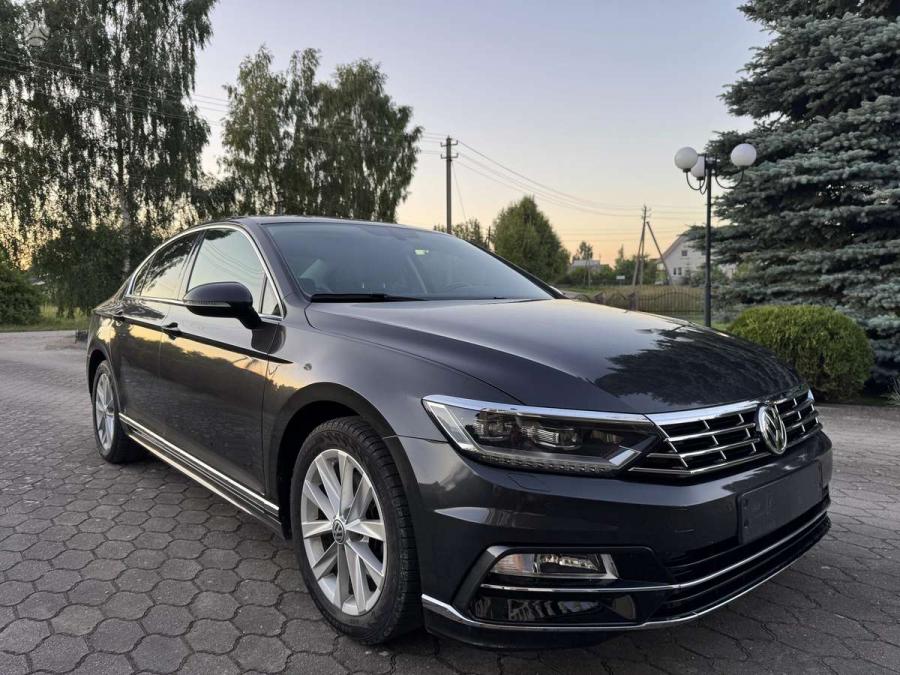 Black Volkswagen Passat 2018 in Kaunas, with an engine capacity of 1.40 L and mileage of 104 thousand km for 12150 €, photo 1 on AUTOMOTO.COM.LV