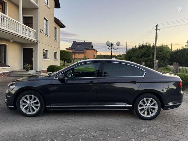 Black Volkswagen Passat 2018 in Kaunas, with an engine capacity of 1.40 L and mileage of 104 thousand km for 12150 €, photo 3 on AUTOMOTO.COM.LV