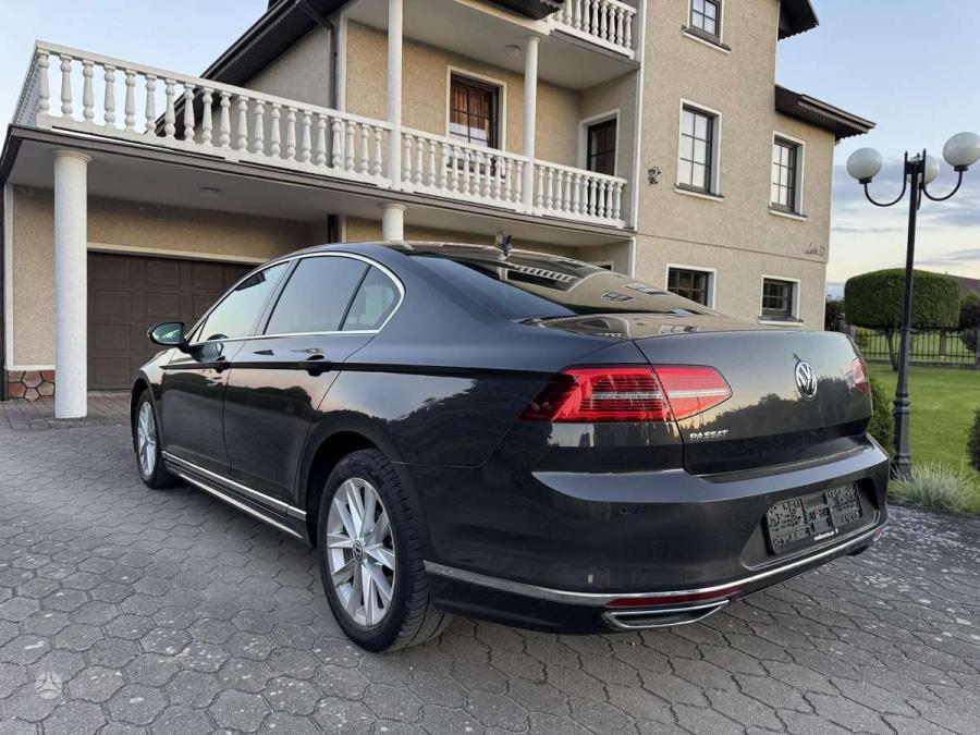 Black Volkswagen Passat 2018 in Kaunas, with an engine capacity of 1.40 L and mileage of 104 thousand km for 12150 €, photo 5 on AUTOMOTO.COM.LV