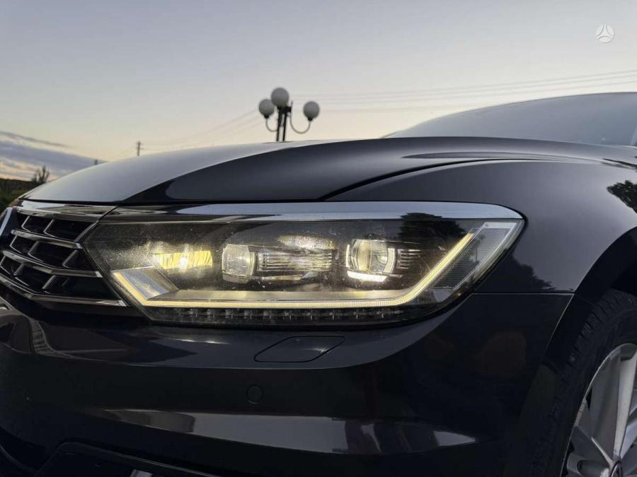 Black Volkswagen Passat 2018 in Kaunas, with an engine capacity of 1.40 L and mileage of 104 thousand km for 12150 €, photo 26 on AUTOMOTO.COM.LV