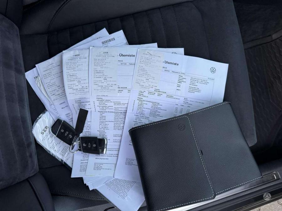 Black Volkswagen Passat 2018 in Kaunas, with an engine capacity of 1.40 L and mileage of 104 thousand km for 12150 €, photo 33 on AUTOMOTO.COM.LV