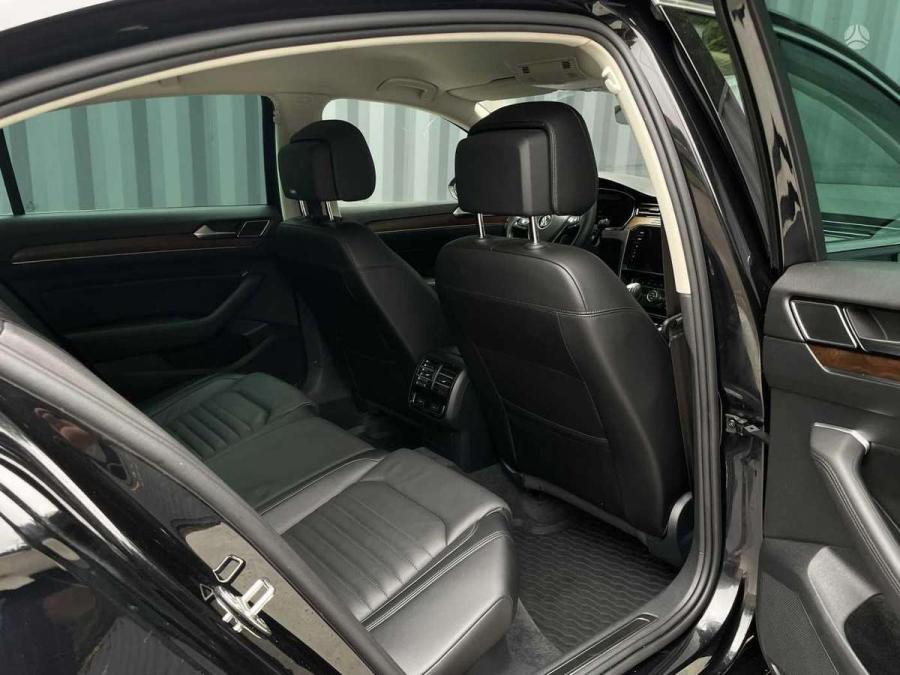 Melns Volkswagen Passat 2018 Viļņa, ar dzinēja tilpumu 1.97 L un nobraukumu 132 tūkst. km par 17500 €, foto 7 vietnē AUTOMOTO.COM.LV