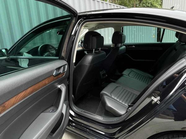 Melns Volkswagen Passat 2018 Viļņa, ar dzinēja tilpumu 1.97 L un nobraukumu 132 tūkst. km par 17500 €, foto 7 vietnē AUTOMOTO.COM.LV