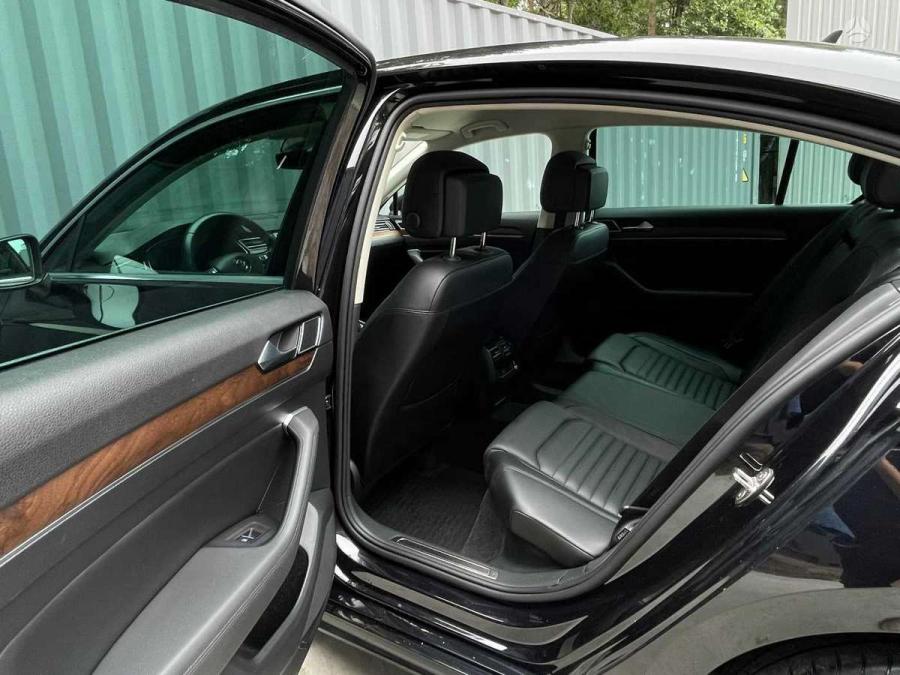 Melns Volkswagen Passat 2018 Viļņa, ar dzinēja tilpumu 1.97 L un nobraukumu 132 tūkst. km par 17500 €, foto 8 vietnē AUTOMOTO.COM.LV