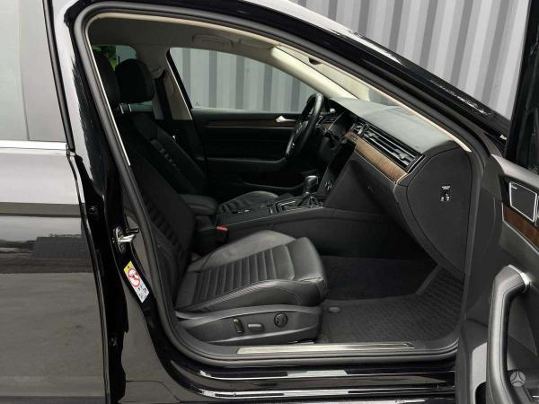 Melns Volkswagen Passat 2018 Viļņa, ar dzinēja tilpumu 1.97 L un nobraukumu 132 tūkst. km par 17500 €, foto 10 vietnē AUTOMOTO.COM.LV