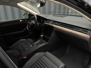Melns Volkswagen Passat 2018 Viļņa, ar dzinēja tilpumu 1.97 L un nobraukumu 132 tūkst. km par 17500 €, foto 12 vietnē AUTOMOTO.COM.LV