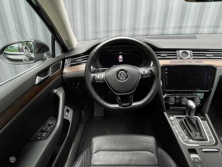 Melns Volkswagen Passat 2018 Viļņa, ar dzinēja tilpumu 1.97 L un nobraukumu 132 tūkst. km par 17500 €, foto 15 vietnē AUTOMOTO.COM.LV