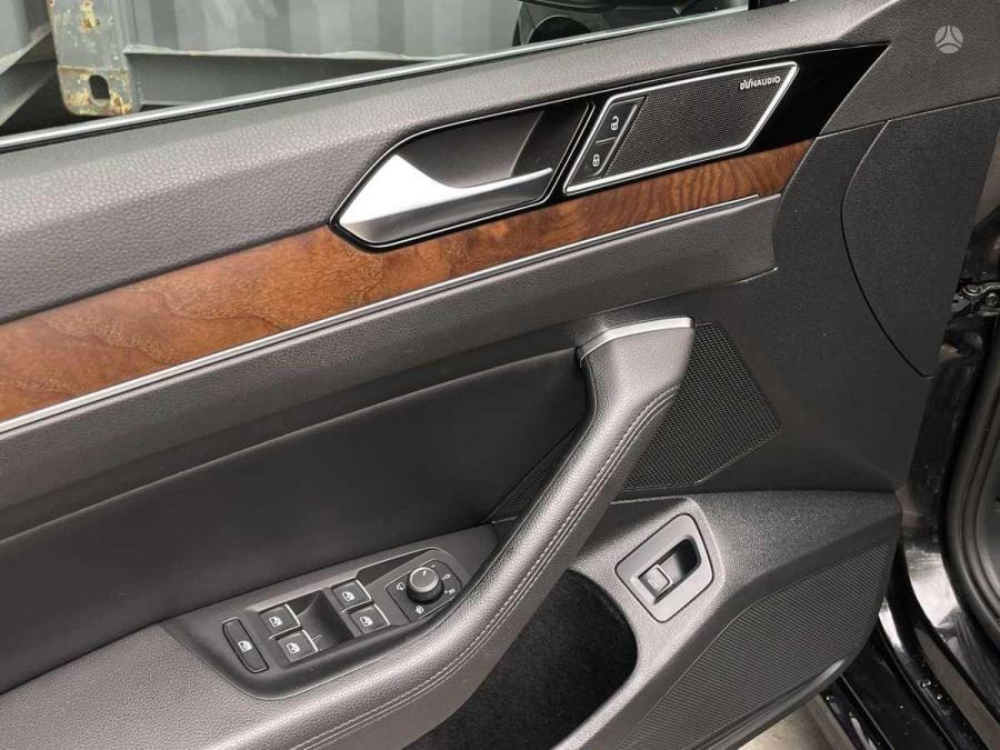 Melns Volkswagen Passat 2018 Viļņa, ar dzinēja tilpumu 1.97 L un nobraukumu 132 tūkst. km par 17500 €, foto 25 vietnē AUTOMOTO.COM.LV