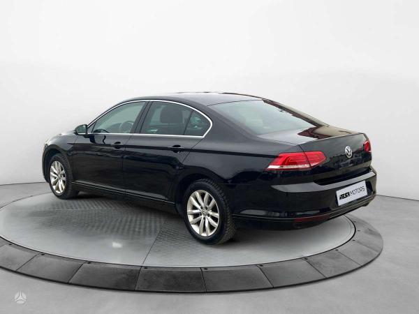 Melns Volkswagen Passat 2018 Klaipėda, ar dzinēja tilpumu 1.97 L un nobraukumu 98 tūkst. km par 15000 €, foto 5 vietnē AUTOMOTO.COM.LV