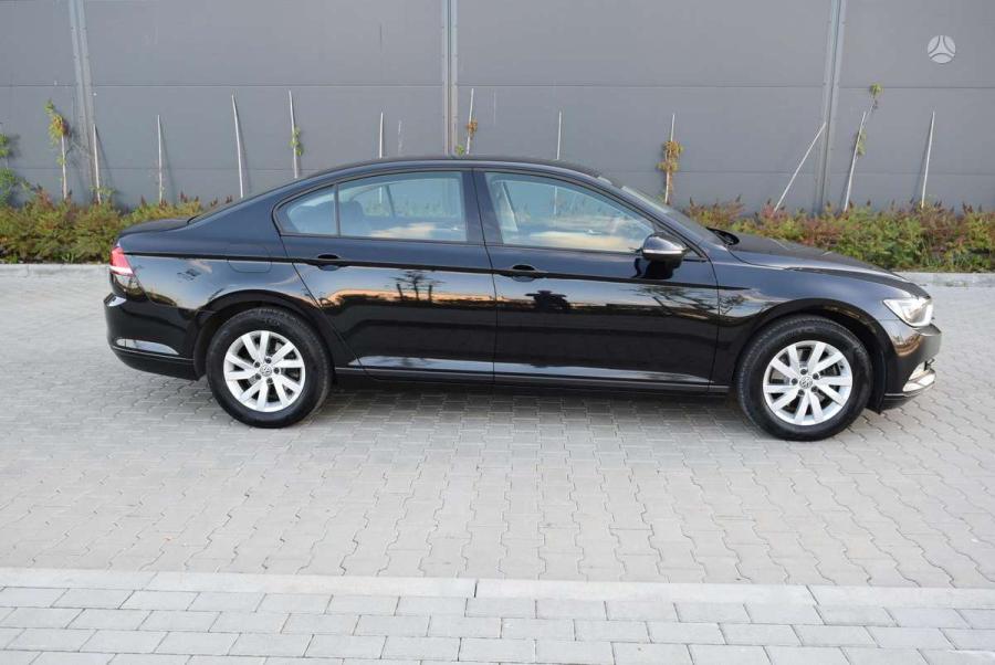 Melns Volkswagen Passat 2018 Viļņa, ar dzinēja tilpumu 1.40 L un nobraukumu 135 tūkst. km par 9750 €, foto 9 vietnē AUTOMOTO.COM.LV