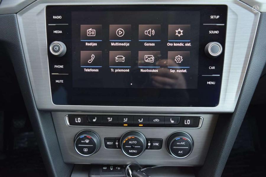 Melns Volkswagen Passat 2018 Viļņa, ar dzinēja tilpumu 1.40 L un nobraukumu 135 tūkst. km par 9750 €, foto 17 vietnē AUTOMOTO.COM.LV