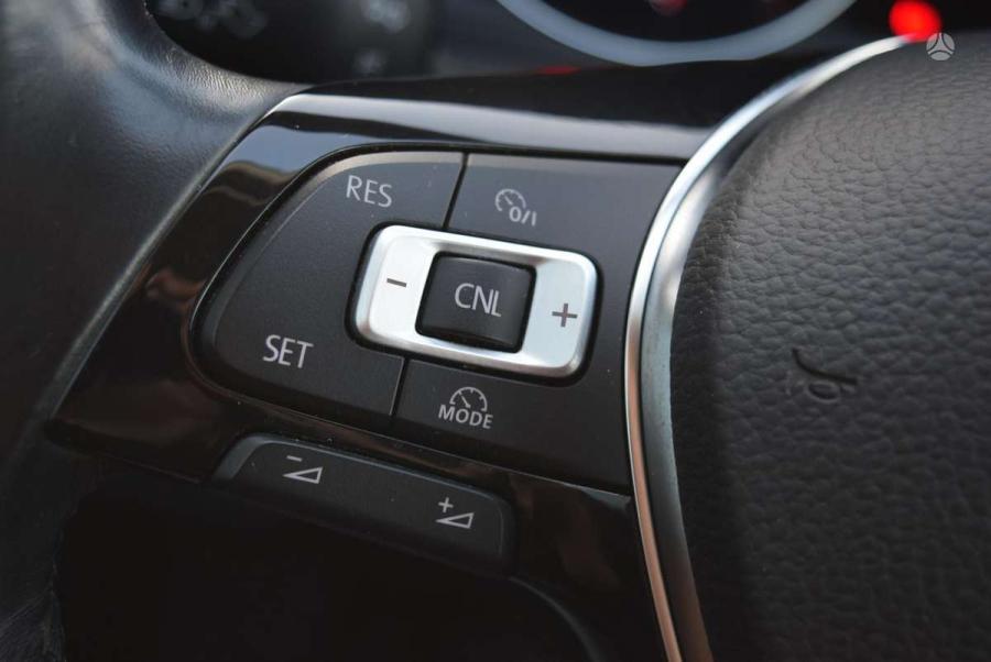Melns Volkswagen Passat 2018 Viļņa, ar dzinēja tilpumu 1.40 L un nobraukumu 135 tūkst. km par 9750 €, foto 22 vietnē AUTOMOTO.COM.LV
