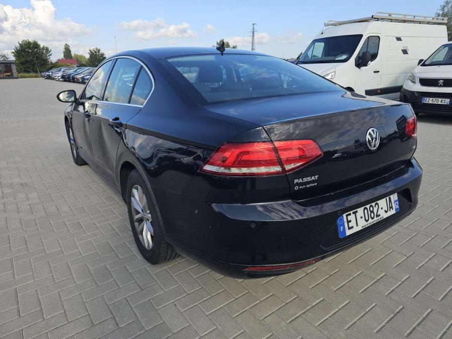 Black Volkswagen Passat 2018 in Taurage, with an engine capacity of 1.60 L and mileage of 289 thousand km for 7200 €, photo 5 on AUTOMOTO.COM.LV