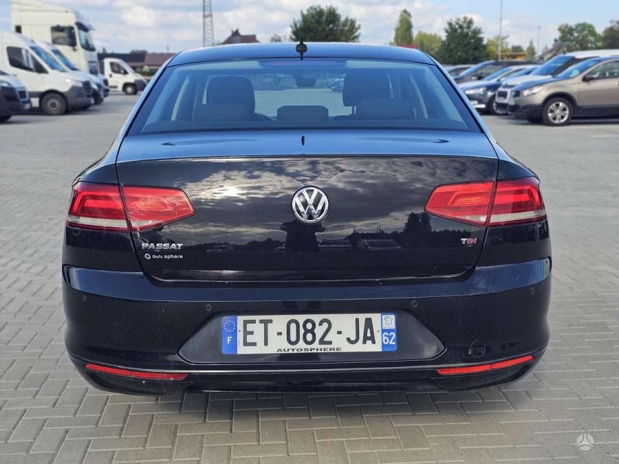 Black Volkswagen Passat 2018 in Taurage, with an engine capacity of 1.60 L and mileage of 289 thousand km for 7200 €, photo 6 on AUTOMOTO.COM.LV