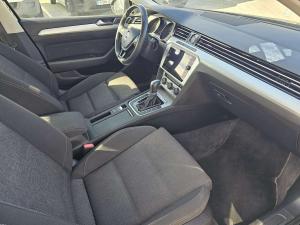 Black Volkswagen Passat 2018 in Taurage, with an engine capacity of 1.60 L and mileage of 289 thousand km for 7200 €, photo 11 on AUTOMOTO.COM.LV