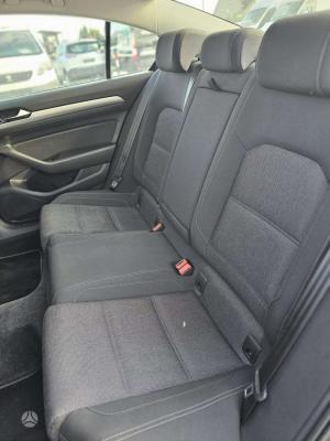 Black Volkswagen Passat 2018 in Taurage, with an engine capacity of 1.60 L and mileage of 289 thousand km for 7200 €, photo 18 on AUTOMOTO.COM.LV