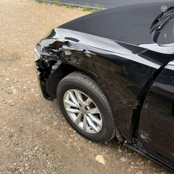Volkswagen Passat 2018 Kauņa vietnē Melns Volkswagen Passat 2018 Kauņa, ar dzinēja tilpumu 1.97 L un nobraukumu 197 tūkst. km par 6900 €, foto 6 vietnē AUTOMOTO.COM.LV