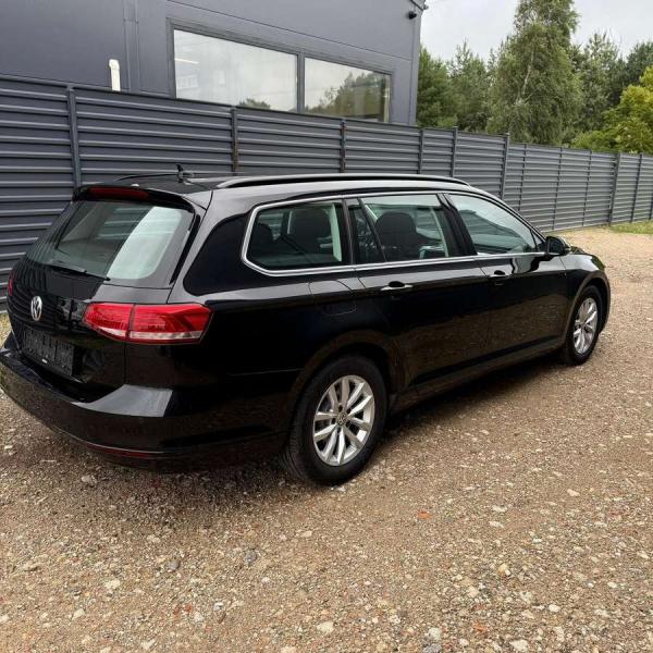 Volkswagen Passat 2018 Kauņa vietnē Melns Volkswagen Passat 2018 Kauņa, ar dzinēja tilpumu 1.97 L un nobraukumu 197 tūkst. km par 6900 €, foto 9 vietnē AUTOMOTO.COM.LV