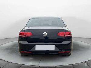 Melns Volkswagen Passat 2018 Klaipėda, ar dzinēja tilpumu 1.97 L un nobraukumu 98 tūkst. km par 14800 €, foto 7 vietnē AUTOMOTO.COM.LV