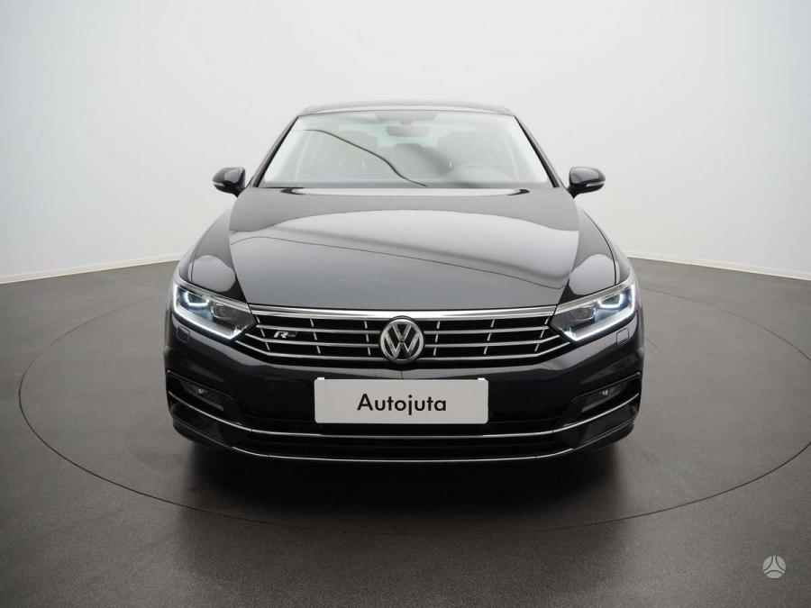 Melns Volkswagen Passat 2018 Viļņa, ar dzinēja tilpumu 1.97 L un nobraukumu 84 tūkst. km par 19500 €, foto 3 vietnē AUTOMOTO.COM.LV