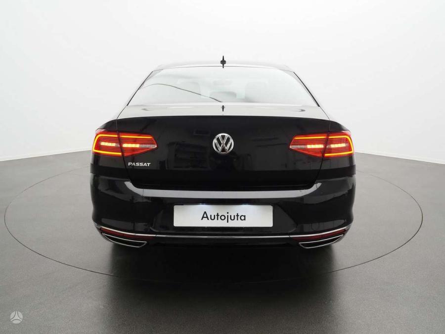 Melns Volkswagen Passat 2018 Viļņa, ar dzinēja tilpumu 1.97 L un nobraukumu 84 tūkst. km par 19500 €, foto 6 vietnē AUTOMOTO.COM.LV