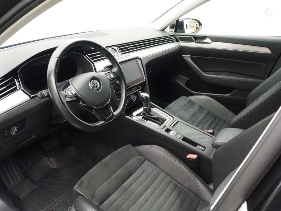 Melns Volkswagen Passat 2018 Viļņa, ar dzinēja tilpumu 1.97 L un nobraukumu 84 tūkst. km par 19500 €, foto 10 vietnē AUTOMOTO.COM.LV
