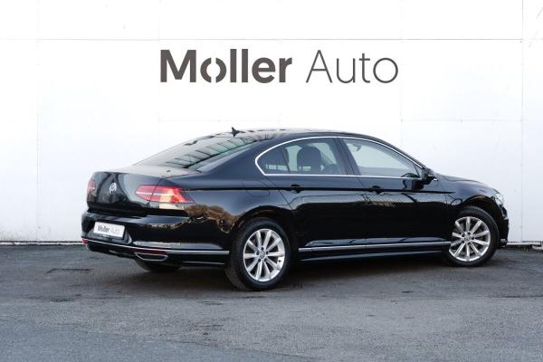 Black Volkswagen Passat 2018 in Riga, with an engine capacity of 2.00 L and mileage of 145 thousand km for 14900 €, photo 5 on AUTOMOTO.COM.LV