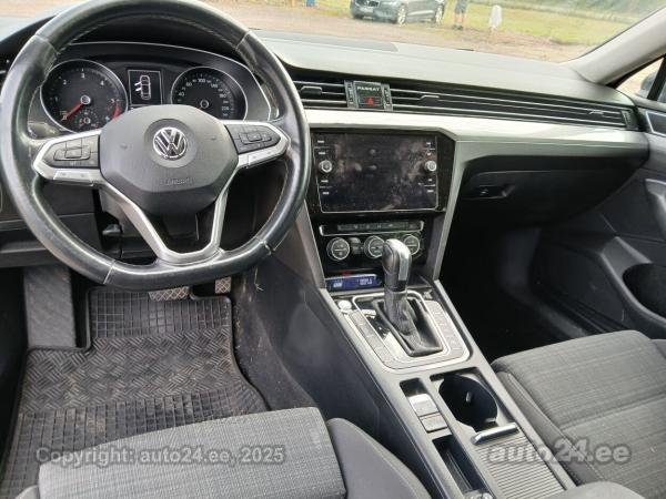 Black Volkswagen Passat 2019 in Tartu, with an engine capacity of 1.60 L and mileage of 280 thousand km for 8990 €, photo 11 on AUTOMOTO.COM.LV