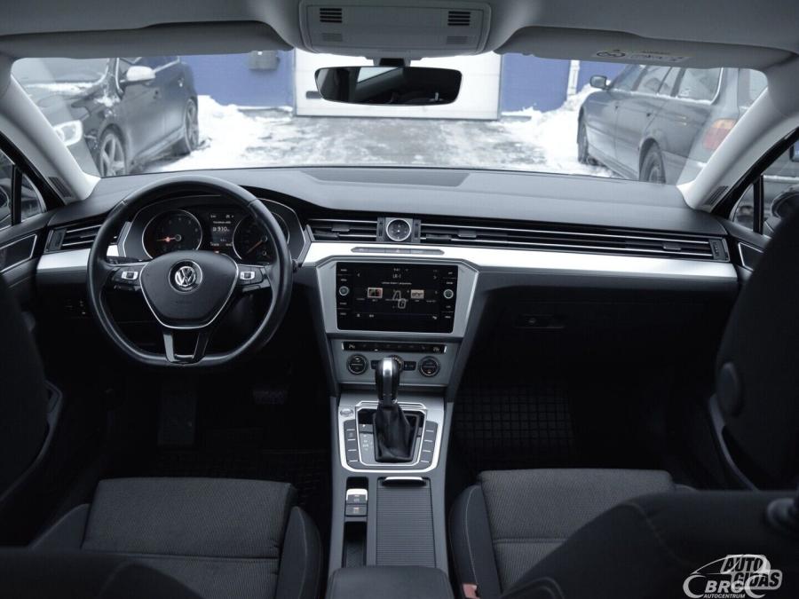 Black Volkswagen Passat 2019 in Riga, with an engine capacity of 1.50 L and mileage of 142 thousand km for 11500 €, photo 16 on AUTOMOTO.COM.LV